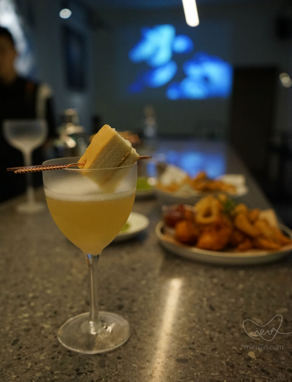 台中勤美酒吧推薦6大理由!【Linger 流連忘返】免費展覽空間! 支持藝術 - Mieui Lin Art Studio